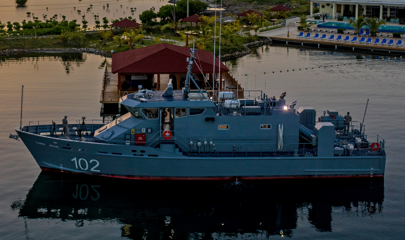 85 Defiant | Metal Shark